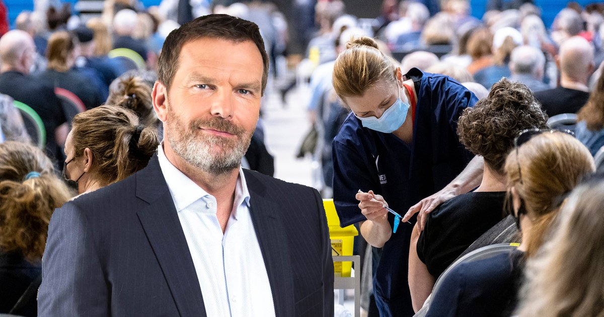 Logi Bergmann fór í sóttkví: Segir Svanhildi hóta því að kveikja í ...