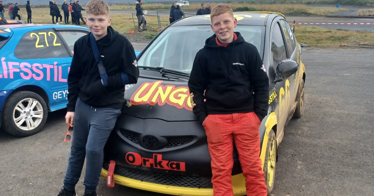 Bíl­prófs­lausir bræður slá í gegn undir stýri: „Búið að vekja mikla at ...